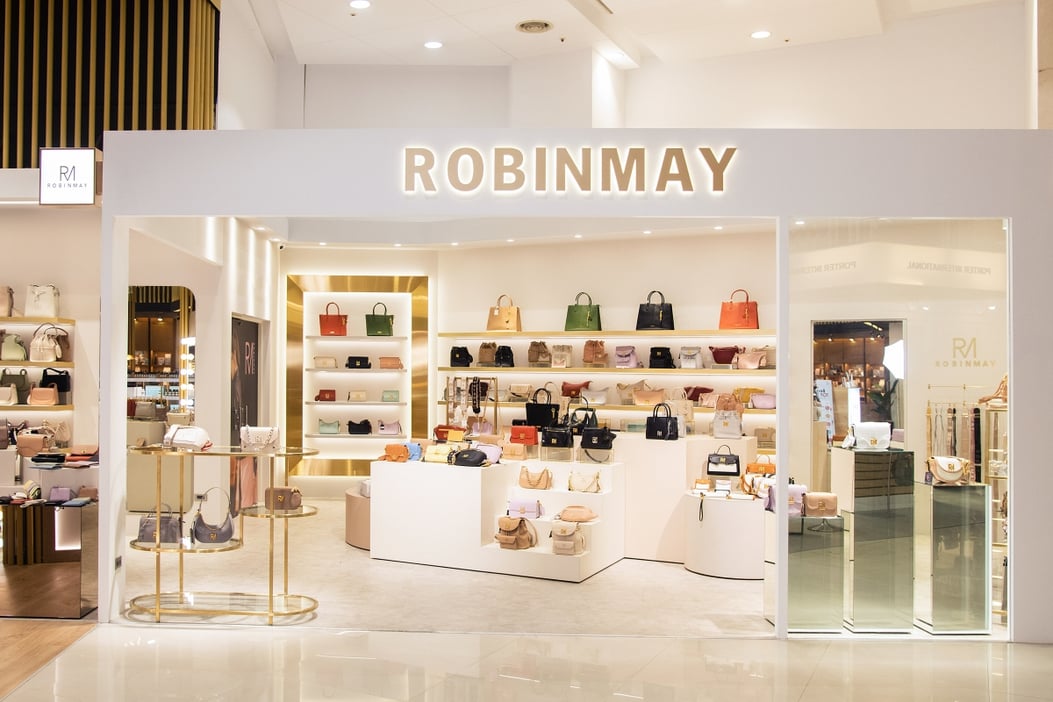 台南的女孩請注意！ROBINMAY在FOCUS時尚流行館開店囉！不僅各種包款都有，門市還美到變打卡聖地這樣合理嗎～