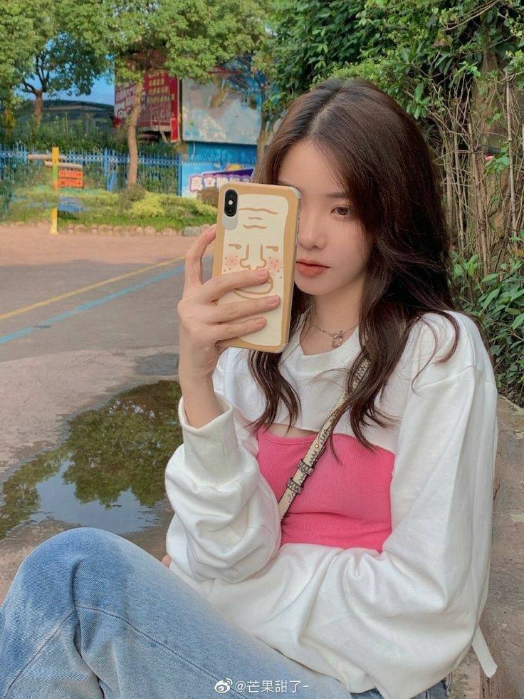 IDK是什麼意思？辣媽女星曝年輕人網路用語「idc、Lol」看不懂