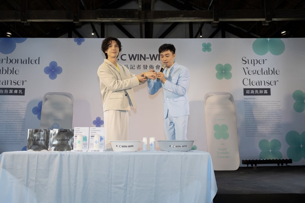 打造肌膚前所未見的新生通透感！ K.C WIN-WIN推出「碳酸泡泡潔膚乳」「超蔬洗卸凝膠」，洗後肌膚Q 彈水潤！