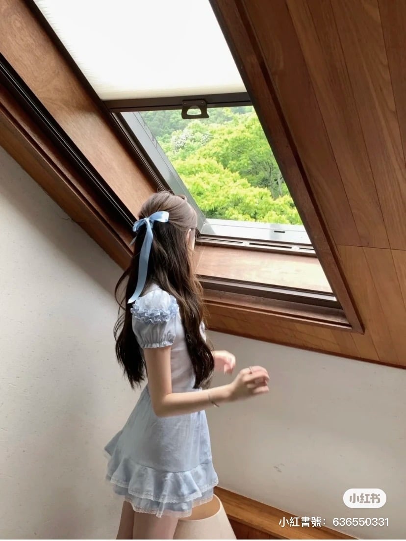 Balletcore風潮♡5款甜辣「緞帶髮型」，BLACKPINK Jennie演唱會同款造型大公開！