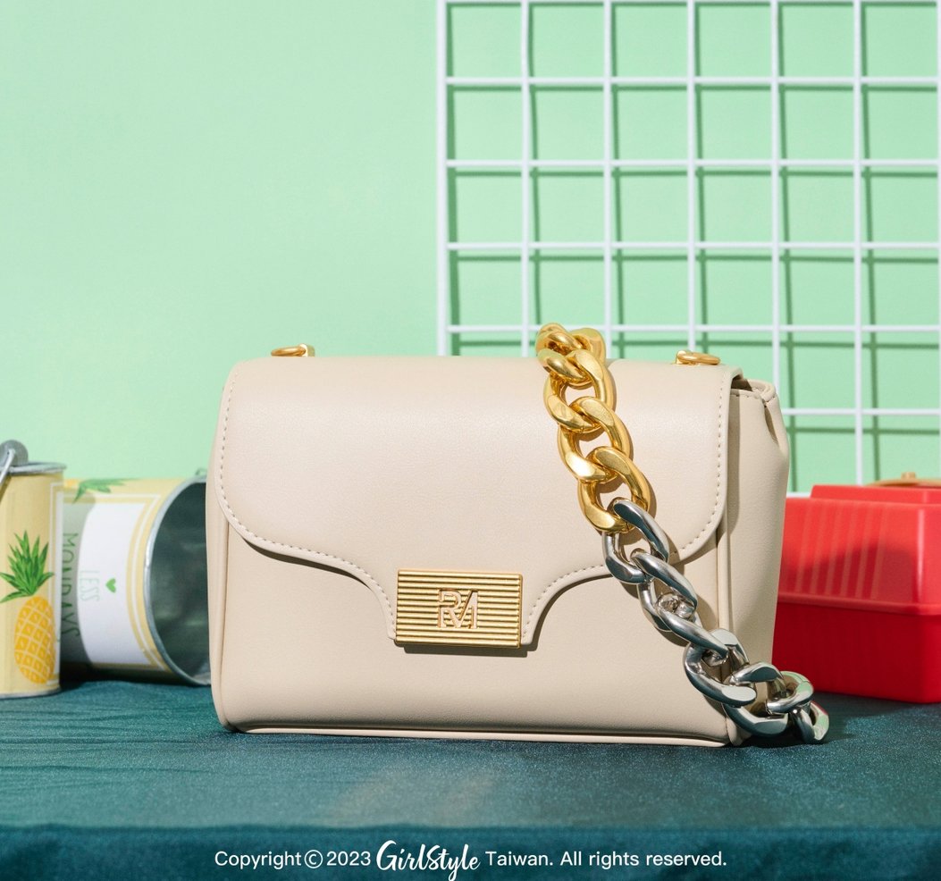 愛時尚的心從不打烊！ ROBINMAY陪你一起當善變的女孩，天天24hr時尚不打烊！