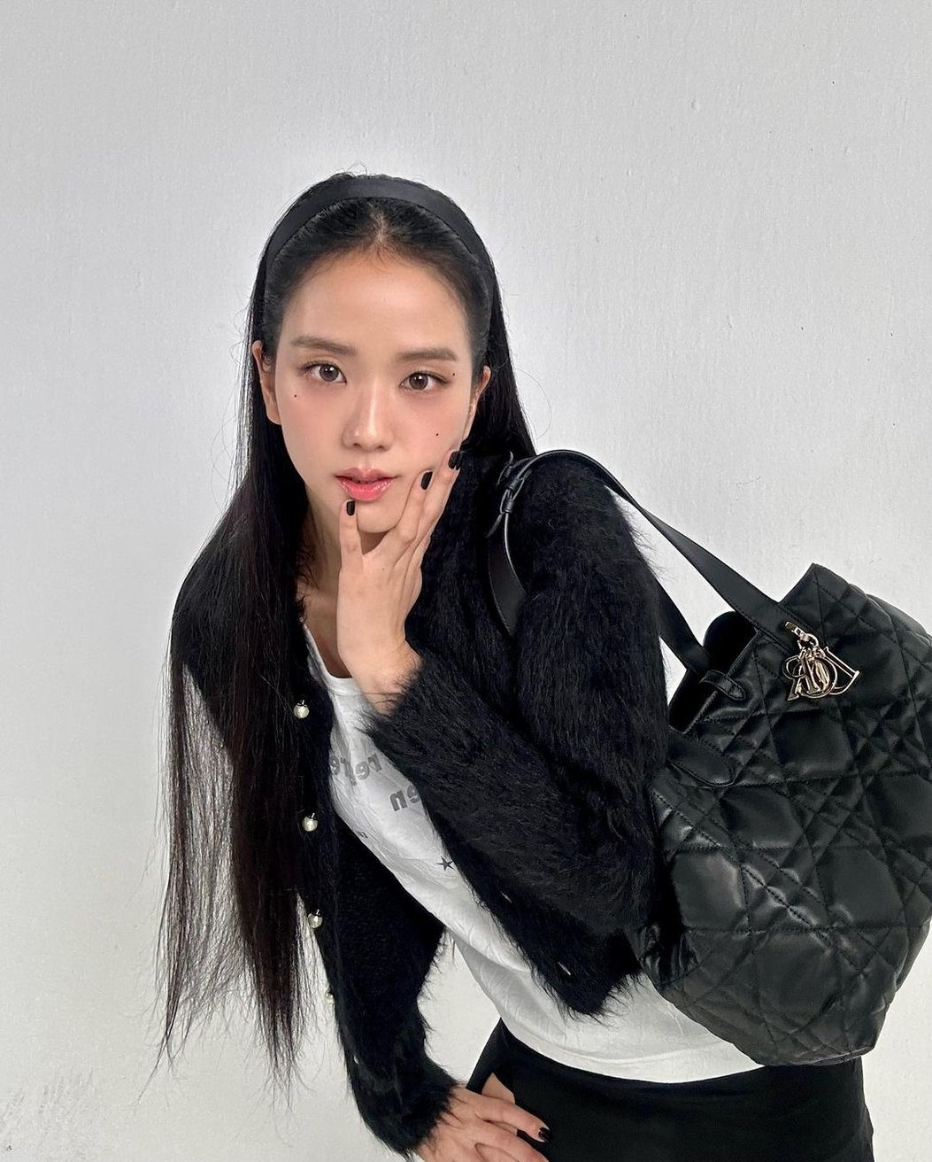 D社再出手！Jisoo、安普賢承認「熱戀交往ING」低調家中約會被拍～擁有3共同興趣大方認愛♡ Jisoo、安普賢承認「熱戀交往中」低調家裡約會～擁有3共同興趣大方認愛