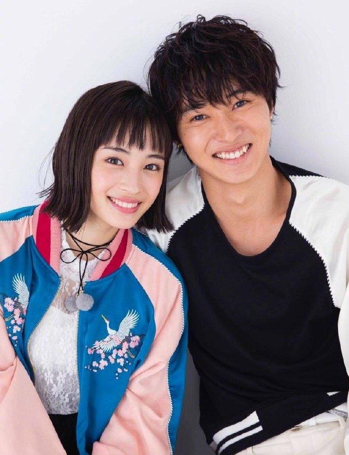 山崎賢人、廣瀨鈴戴情侶戒指！《四月是你的謊言》cp半同居熱戀