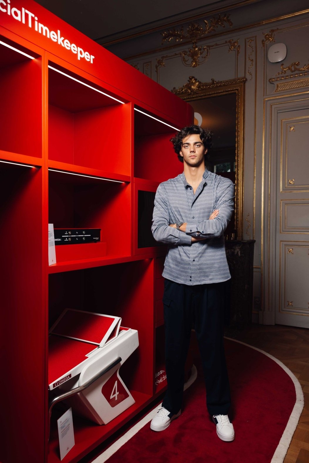 「最性感游泳選手」Thomas Ceccon睡在公園路邊辛酸畫面往瘋傳