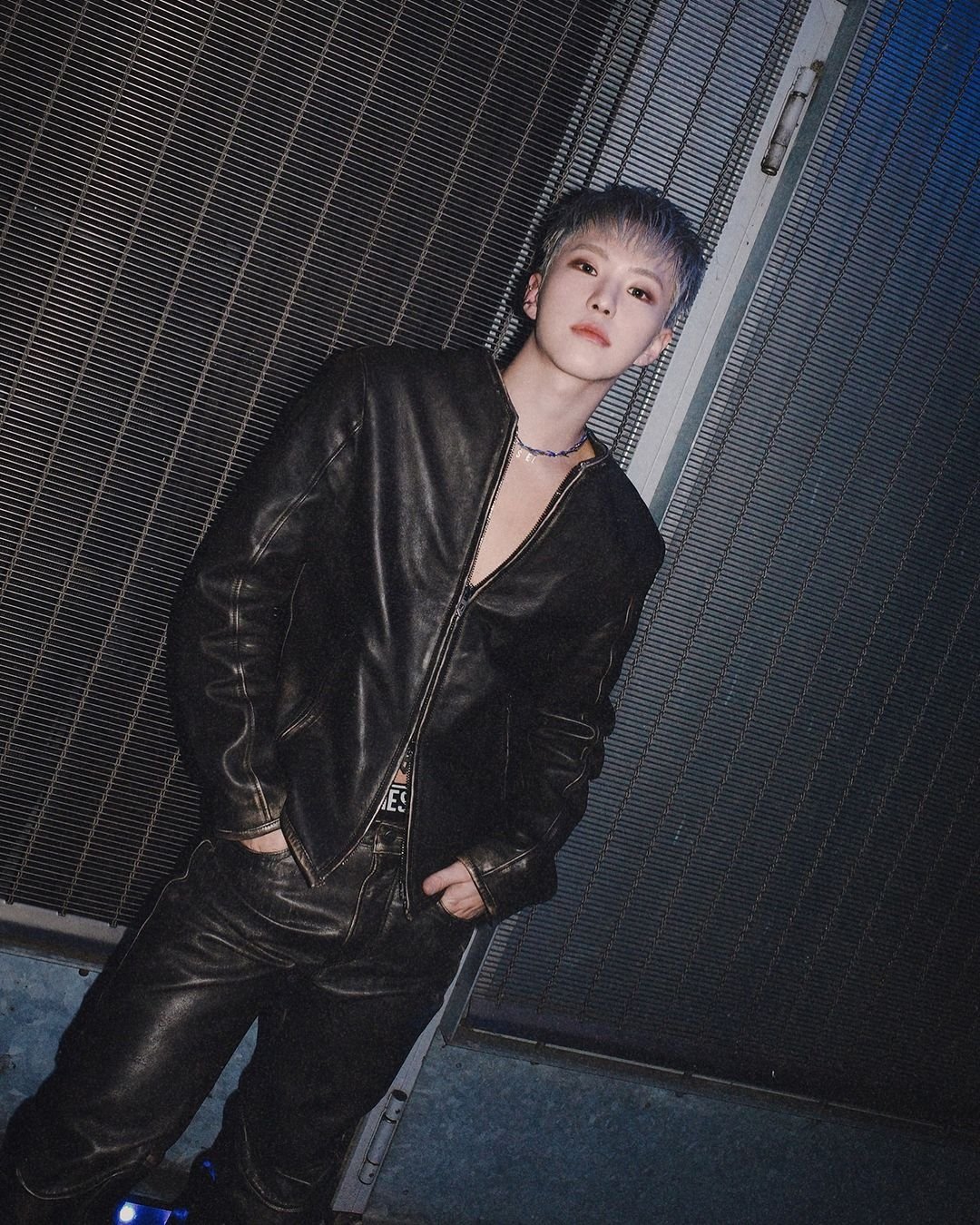 Hoshi成功感染Diesel創意總監一起比「虎浪嘿」時裝秀也堅持推廣